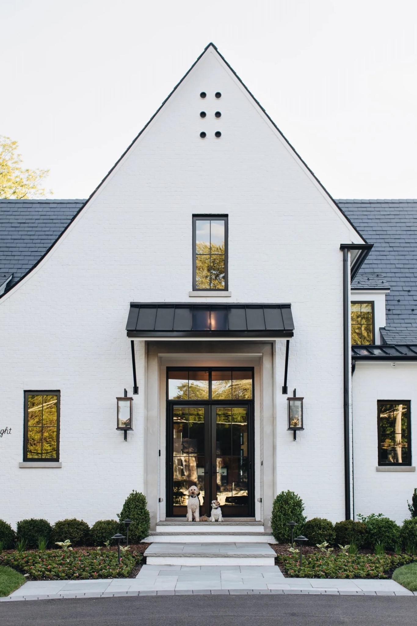 Matching Stucco Colors with Roofing and Trim